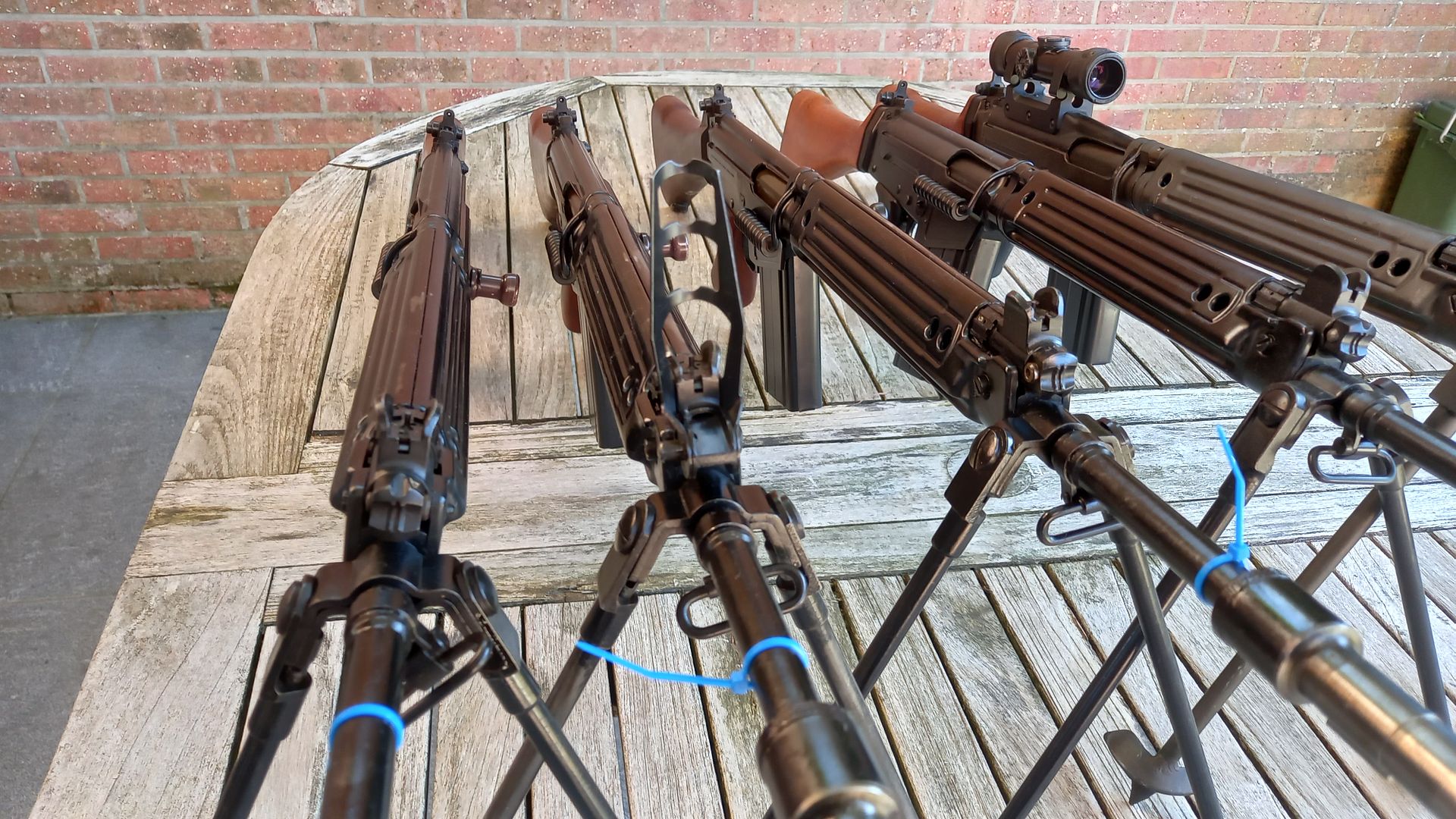5 original FN G1's, all different, all full auto and 3 from the MECAR ...