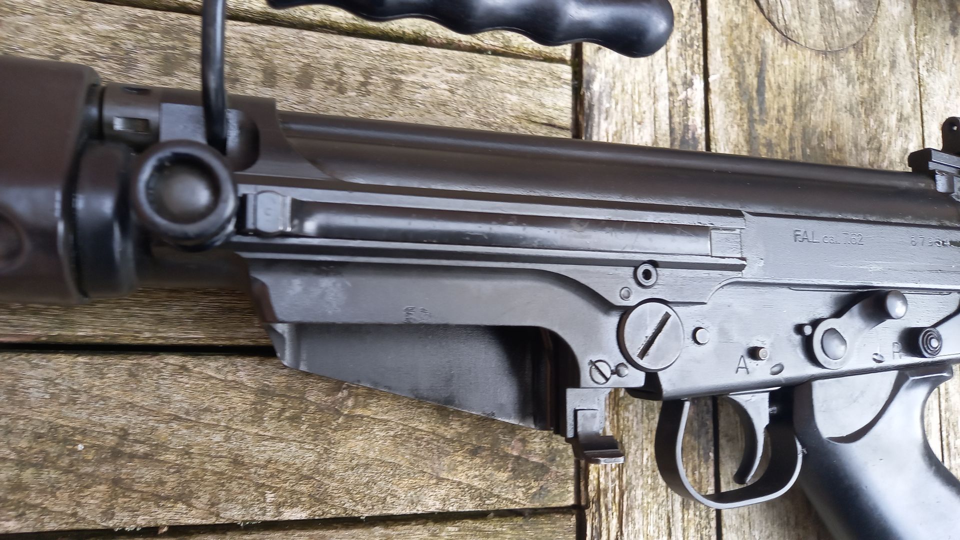 The FN FAL with sandcuts from the MECAR reference collection. | The FAL ...