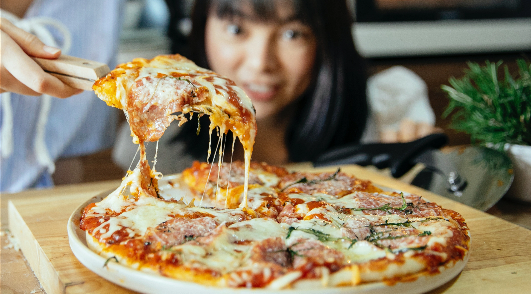 Why Does Pizza Shop Pizza Taste Better Than Homemade? 7 Tips - 1883 ...