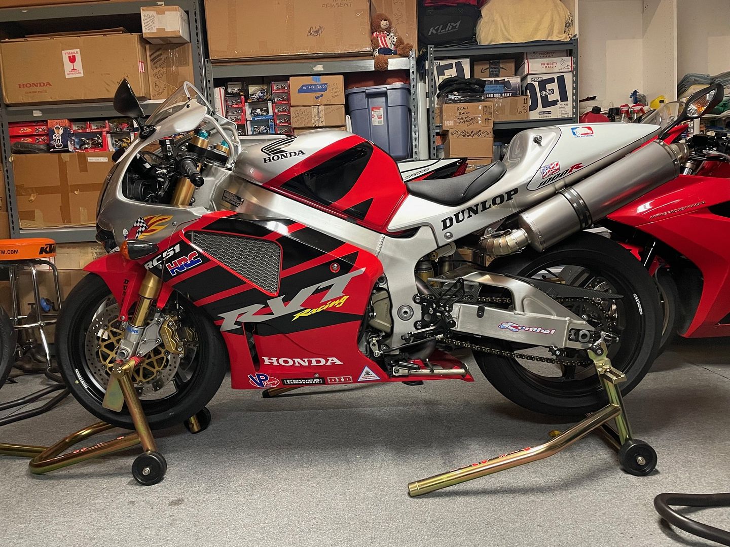 Pic thread - show us pics of your RC51 | Page 13 | RC51 Forums