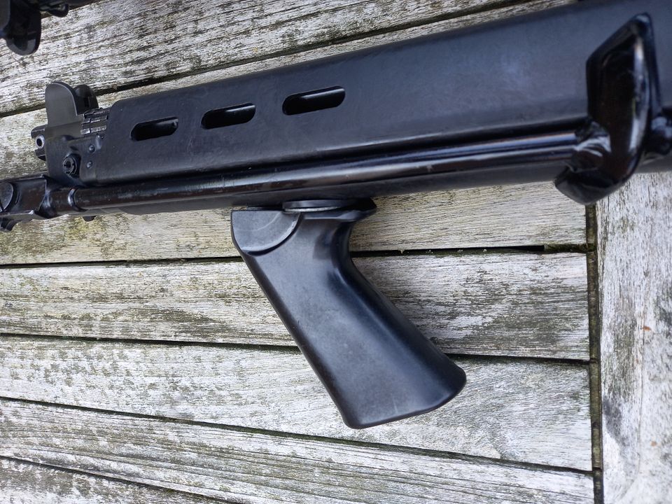 FAL Forward Grips | The FAL Files