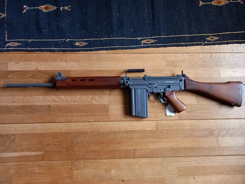 This is how the real 1954 Gendarmerie FN FAL stampings look like ...