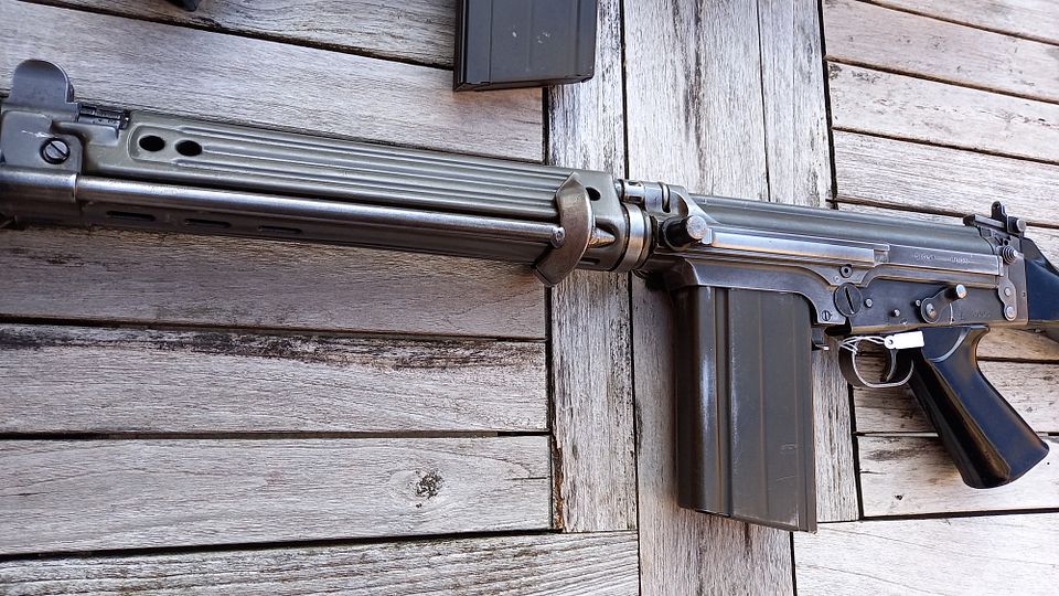 STG58 party time... 3 STEYR and one early FN made STG58 + a MECAR rifle ...