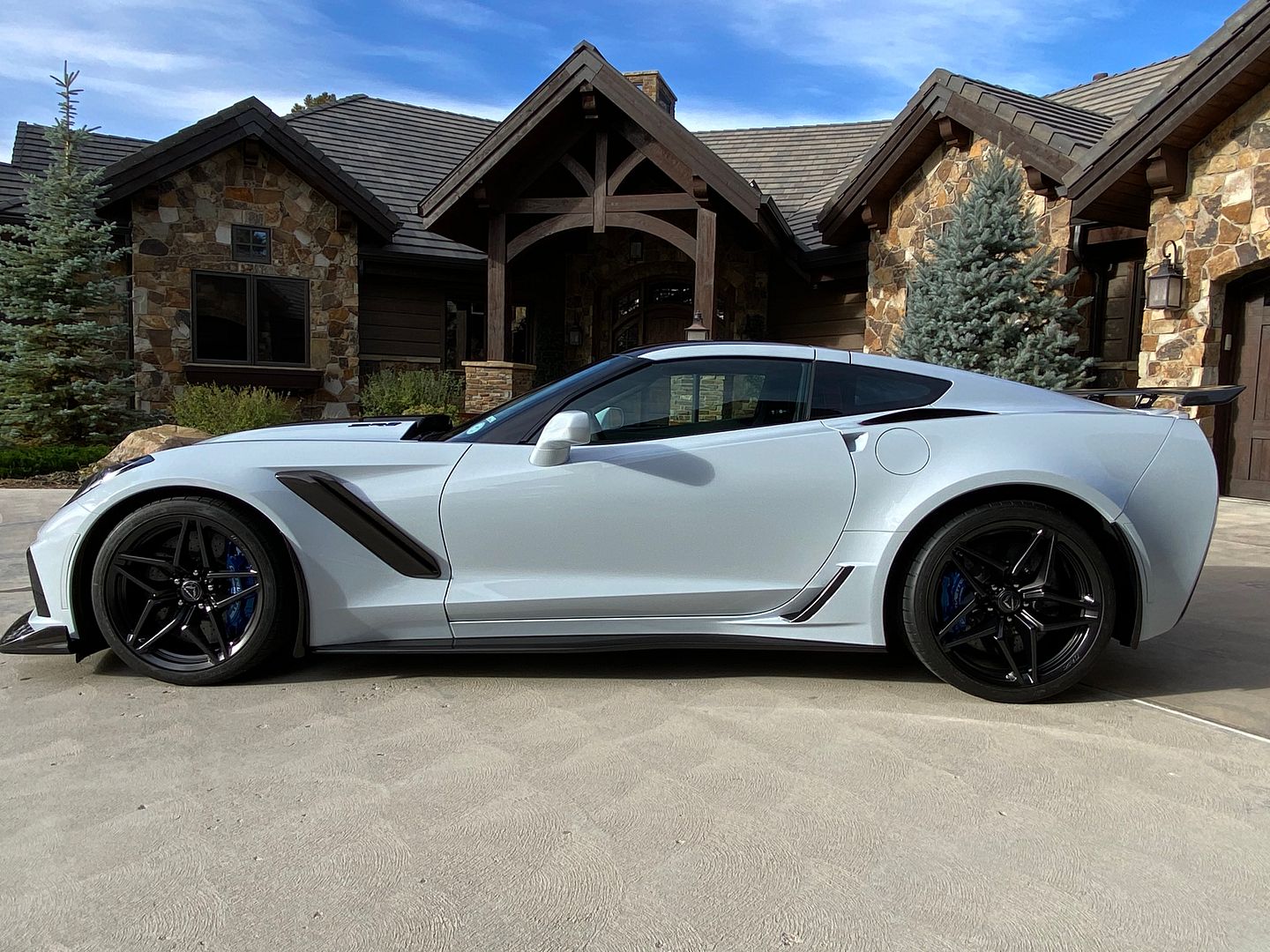 SOLD - 19' ZR1 Ceramic Matrix Gray 3ZR 641 miles - CorvetteForum ...