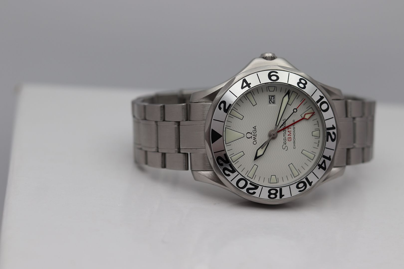 SALE! Omega Seamaster Pro "The Great White" 300M GMT 2538.20 Wave Dial ...