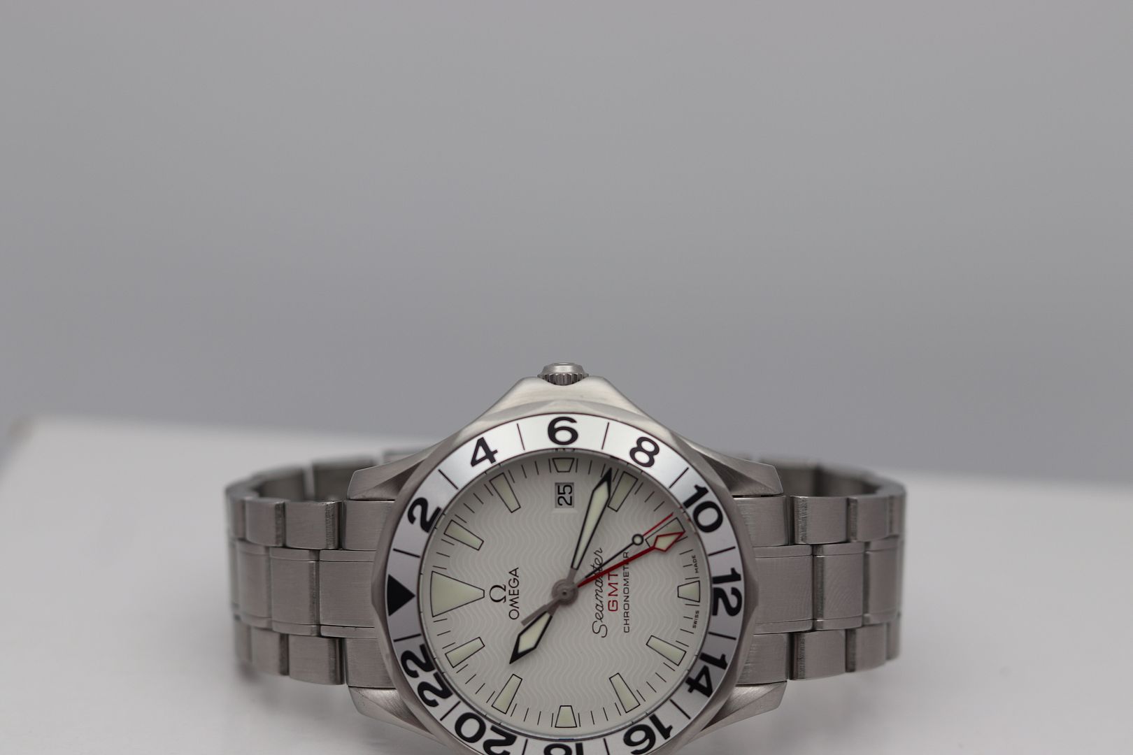 SOLD Omega Seamaster Pro "The Great White" 300M GMT 2538.20 Wave Dial ...