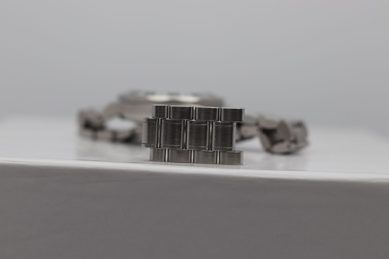 SOLD Omega Seamaster Pro "The Great White" 300M GMT 2538.20 Wave Dial ...