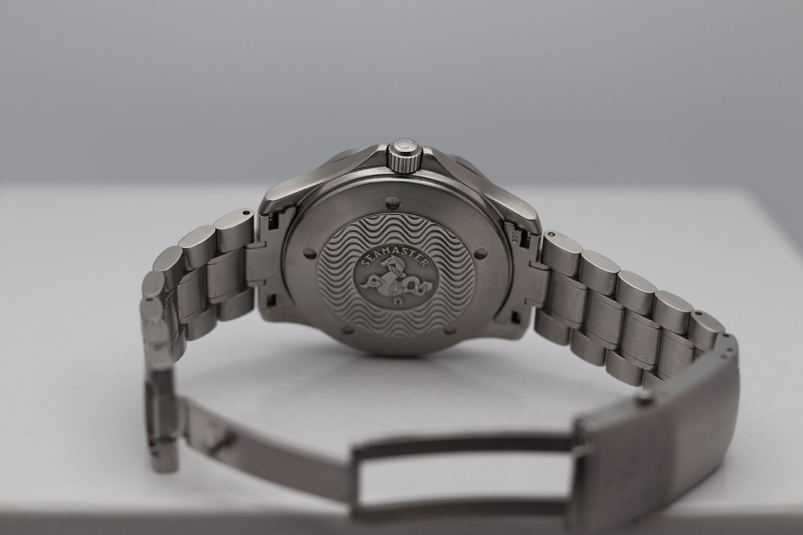 SOLD Omega Seamaster Pro "The Great White" 300M GMT 2538.20 Wave Dial ...