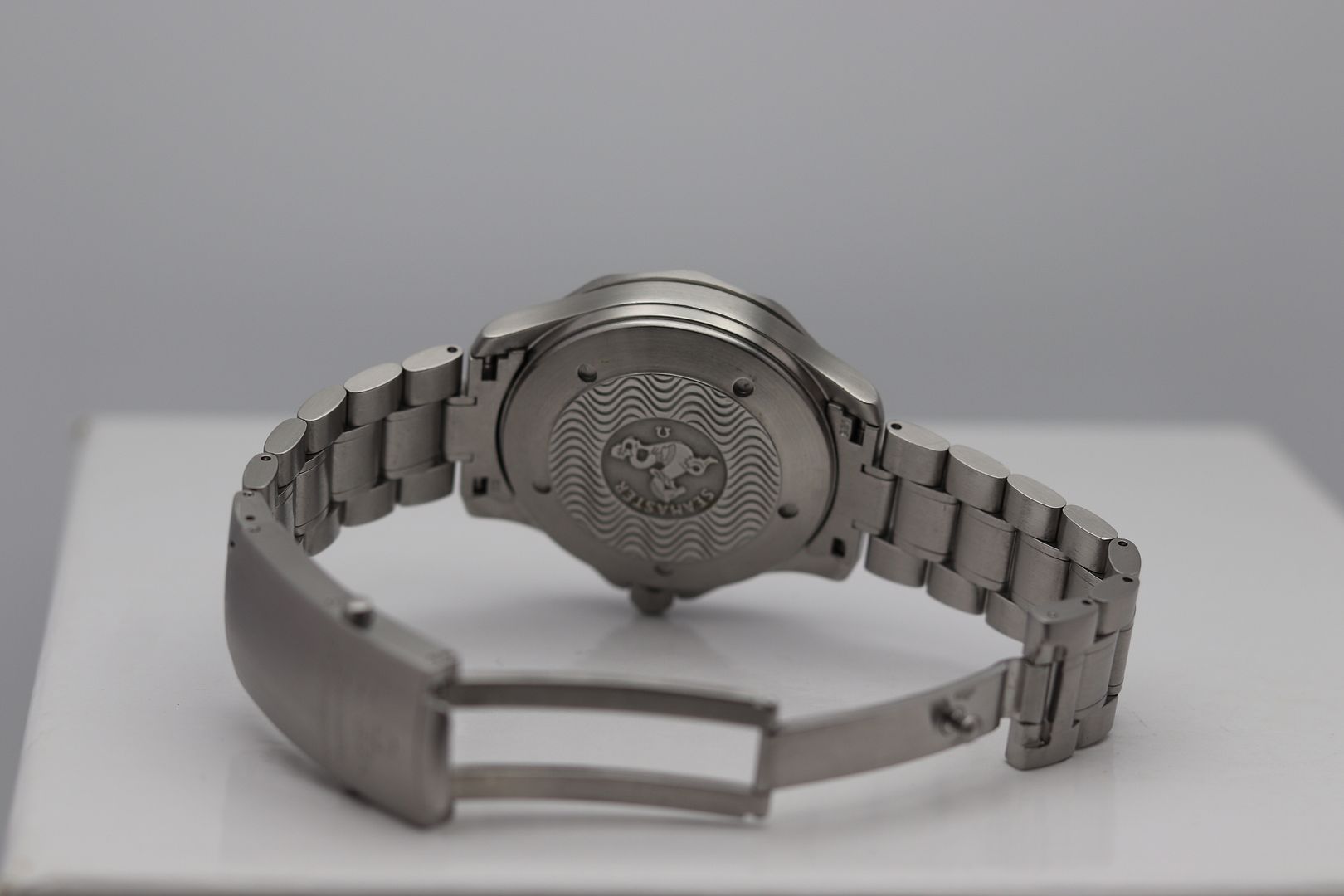 SOLD Omega Seamaster Pro "The Great White" 300M GMT 2538.20 Wave Dial ...