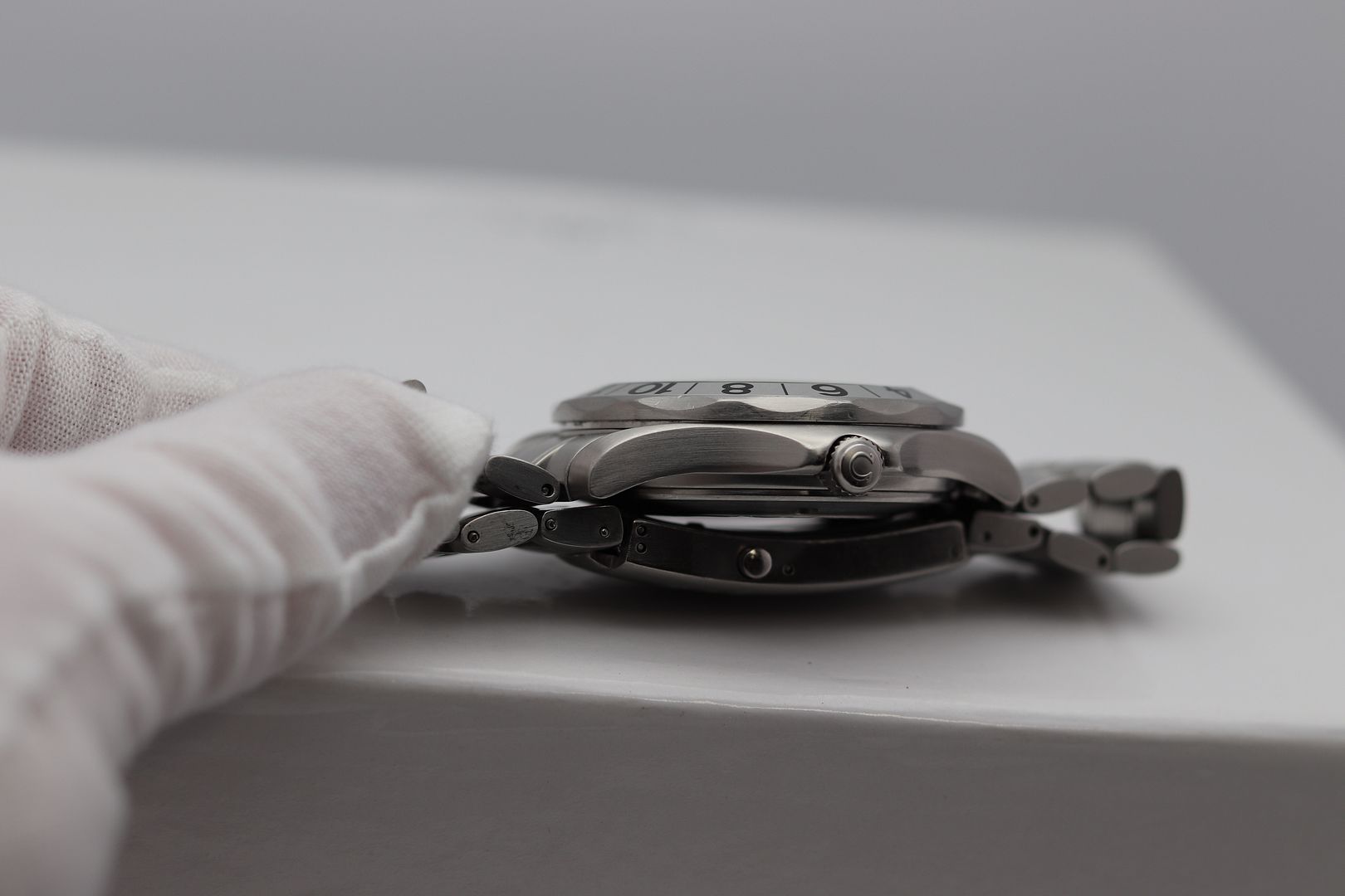 SOLD Omega Seamaster Pro "The Great White" 300M GMT 2538.20 Wave Dial ...