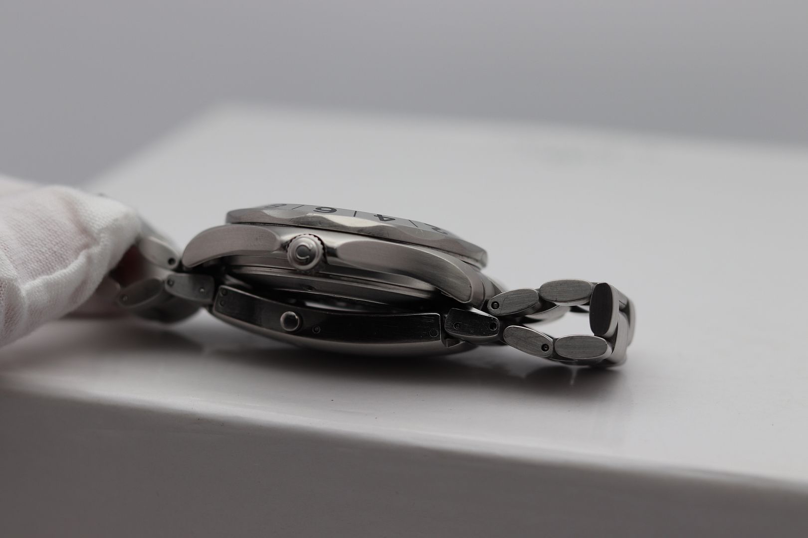 SOLD Omega Seamaster Pro "The Great White" 300M GMT 2538.20 Wave Dial ...