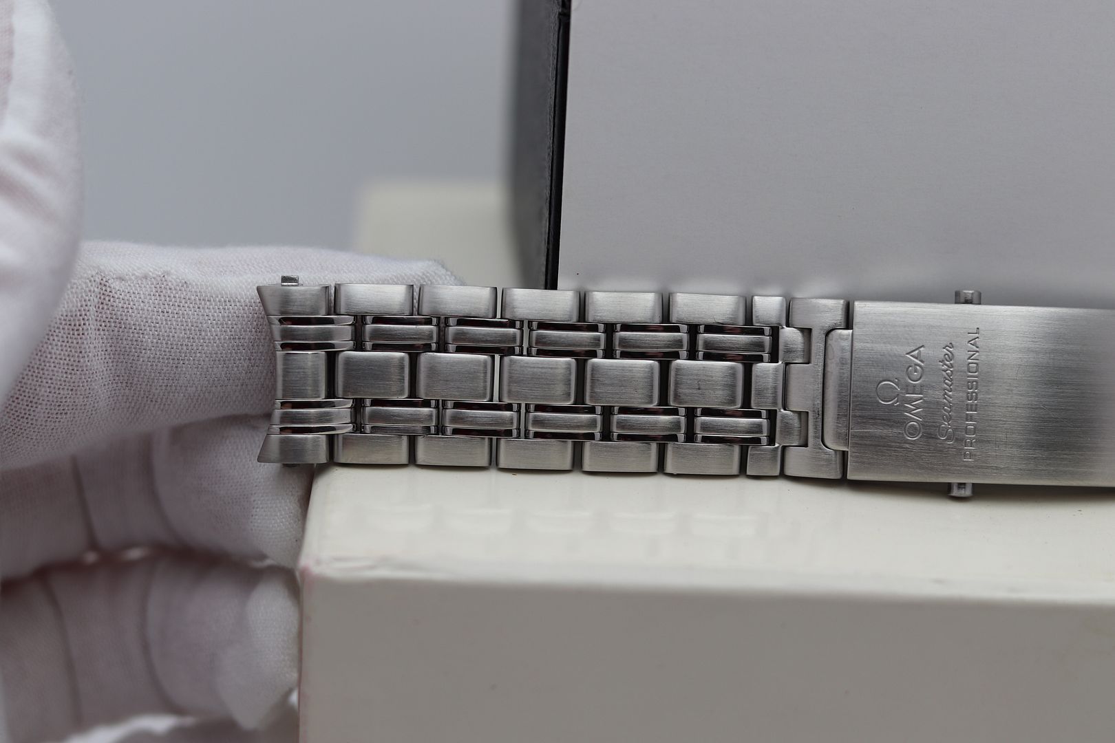 SOLD Omega Seamaster Pro 20mm Bond Bracelet 1503/825 - Fits 41mm Bond ...