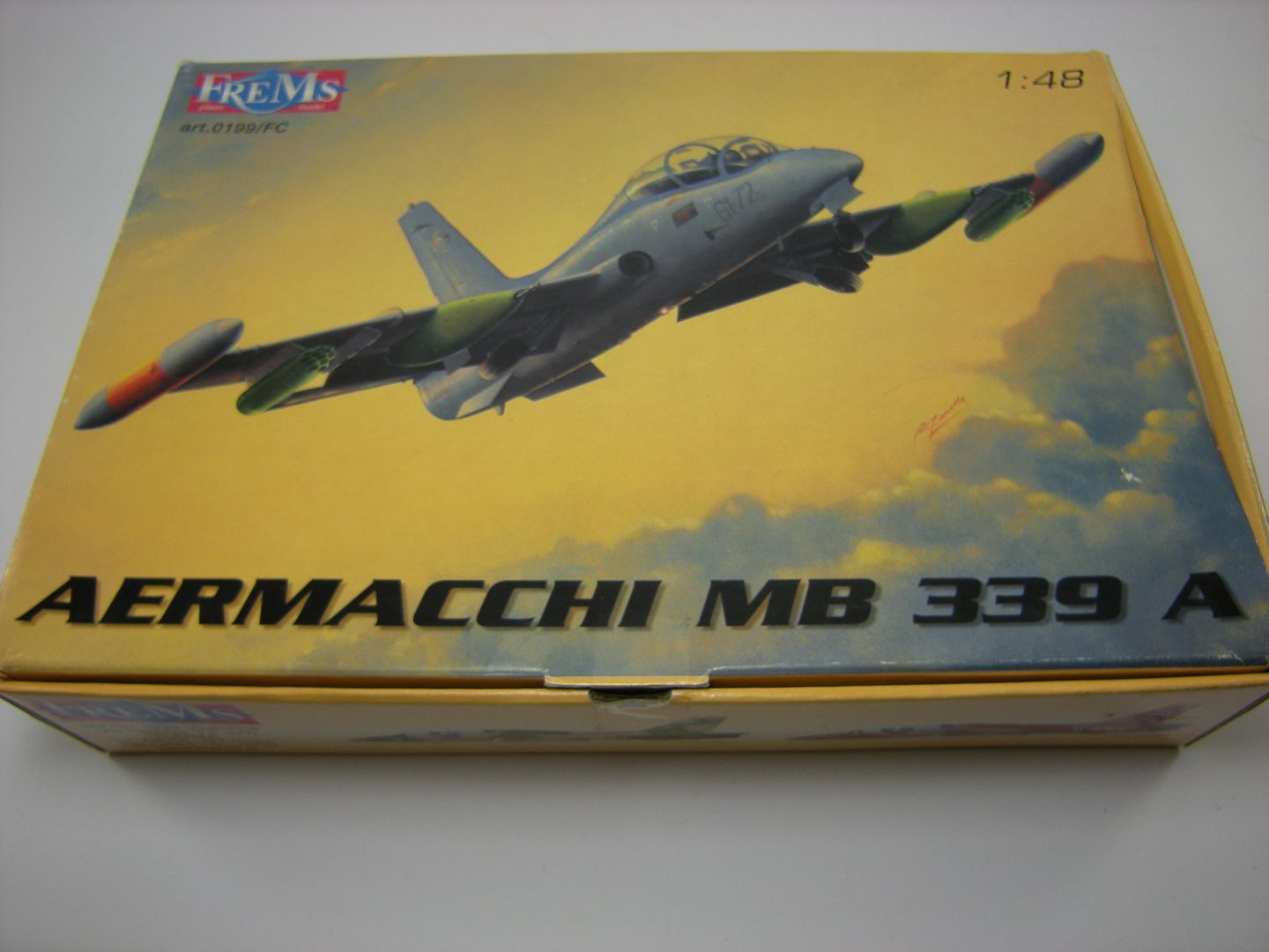 One from the other side - 1/48 FREMS CANA Macchi 339 - Falklands War ...