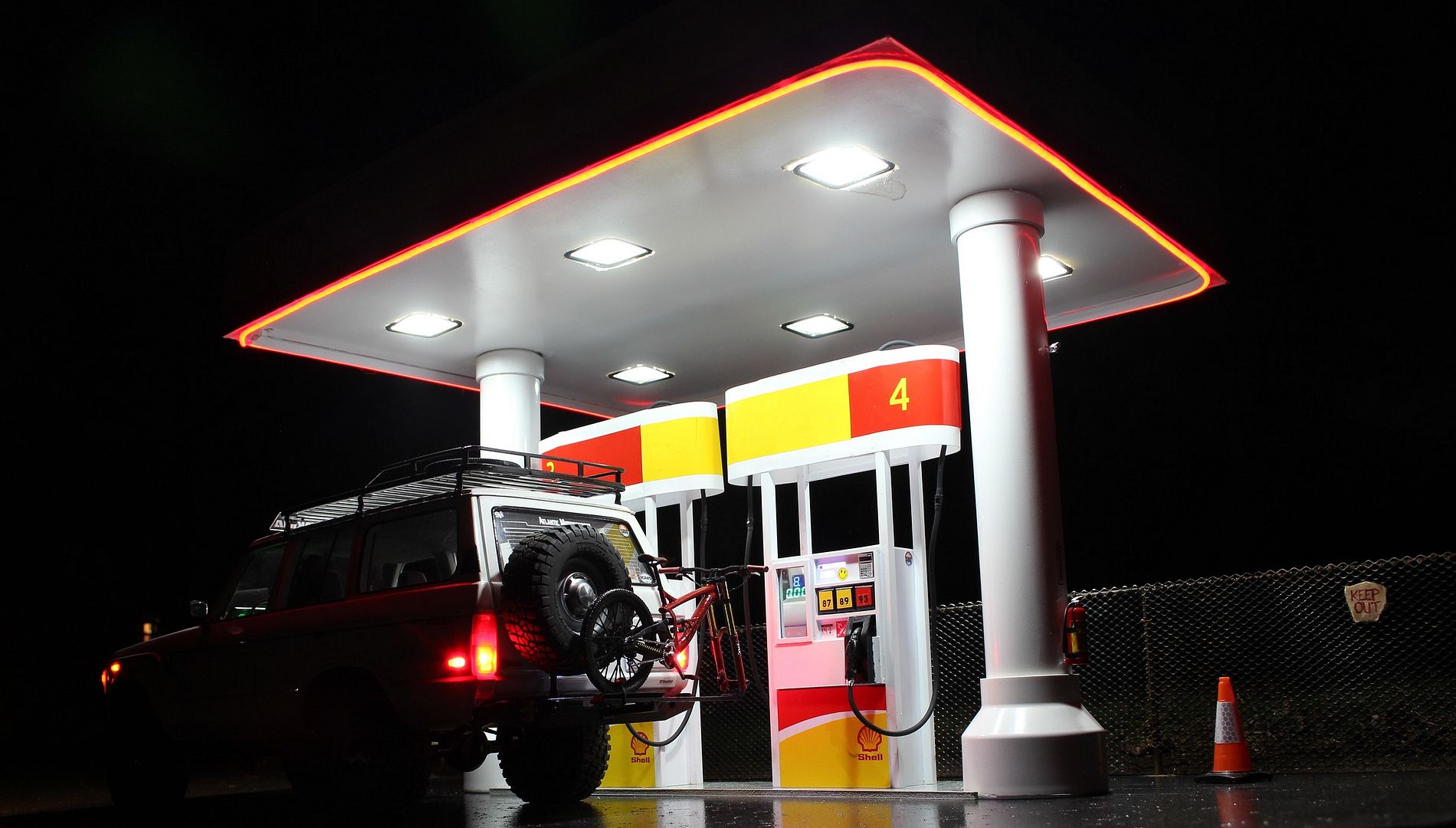 Late Night Gas Stop | Scale Builder's Guild