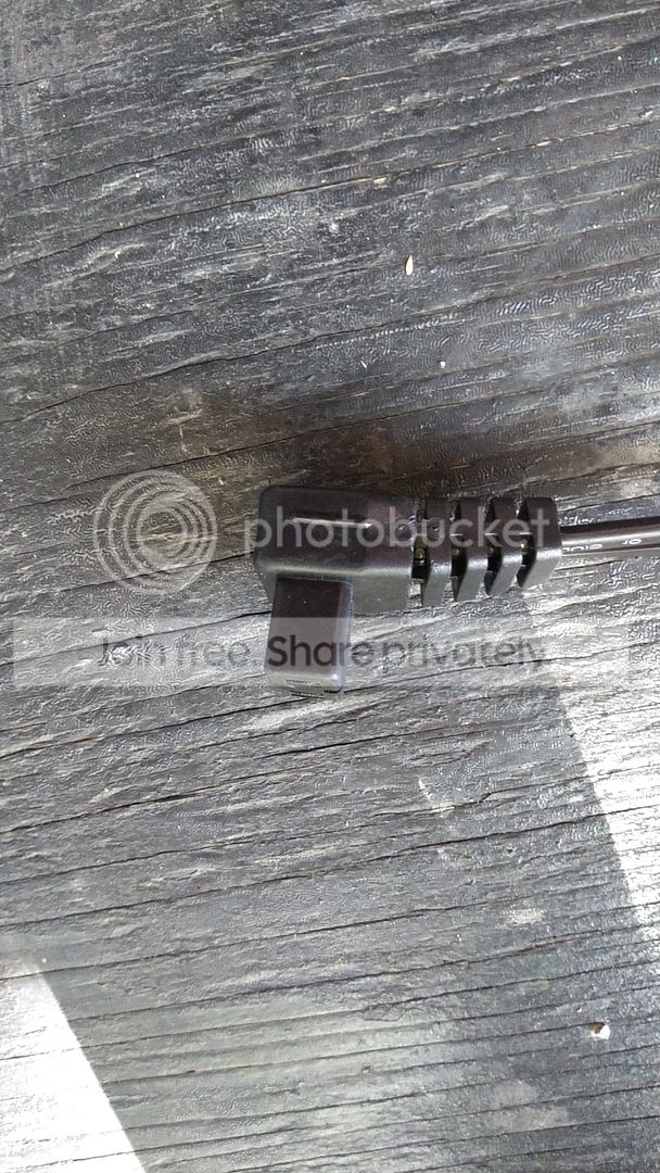What are these 12v DC fridge plugs called and where can I find one ...