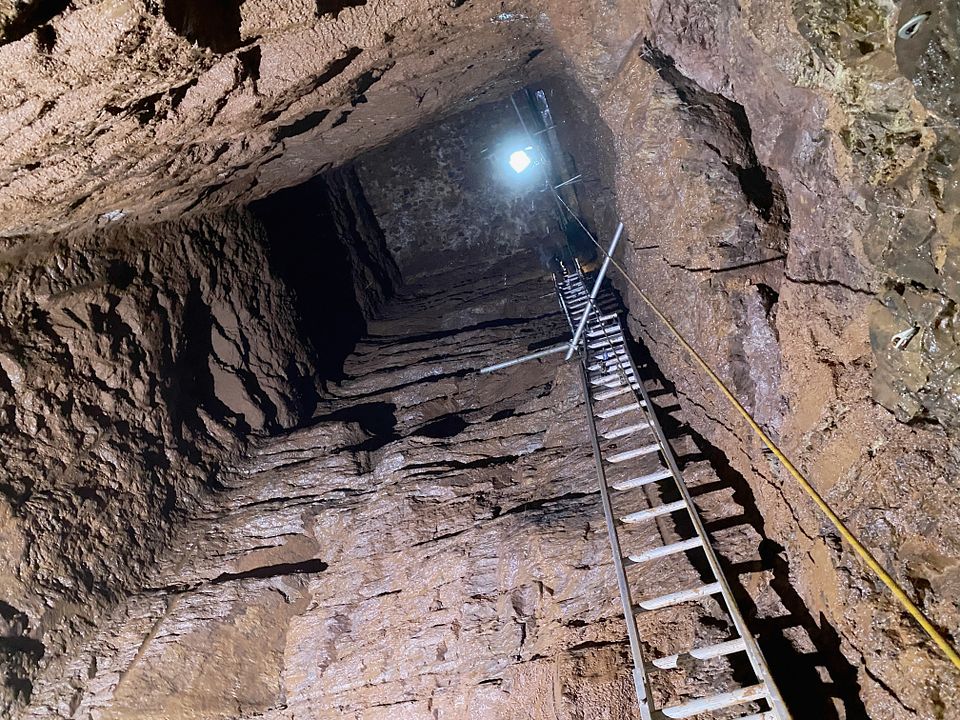 A Day In The Poo Pit | UK Caving