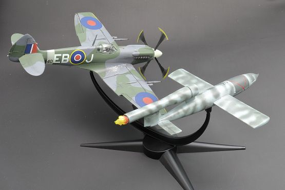 Spitfire MkXII and V1 Flying Bomb 48th scale Special Hobby - HyperScale ...