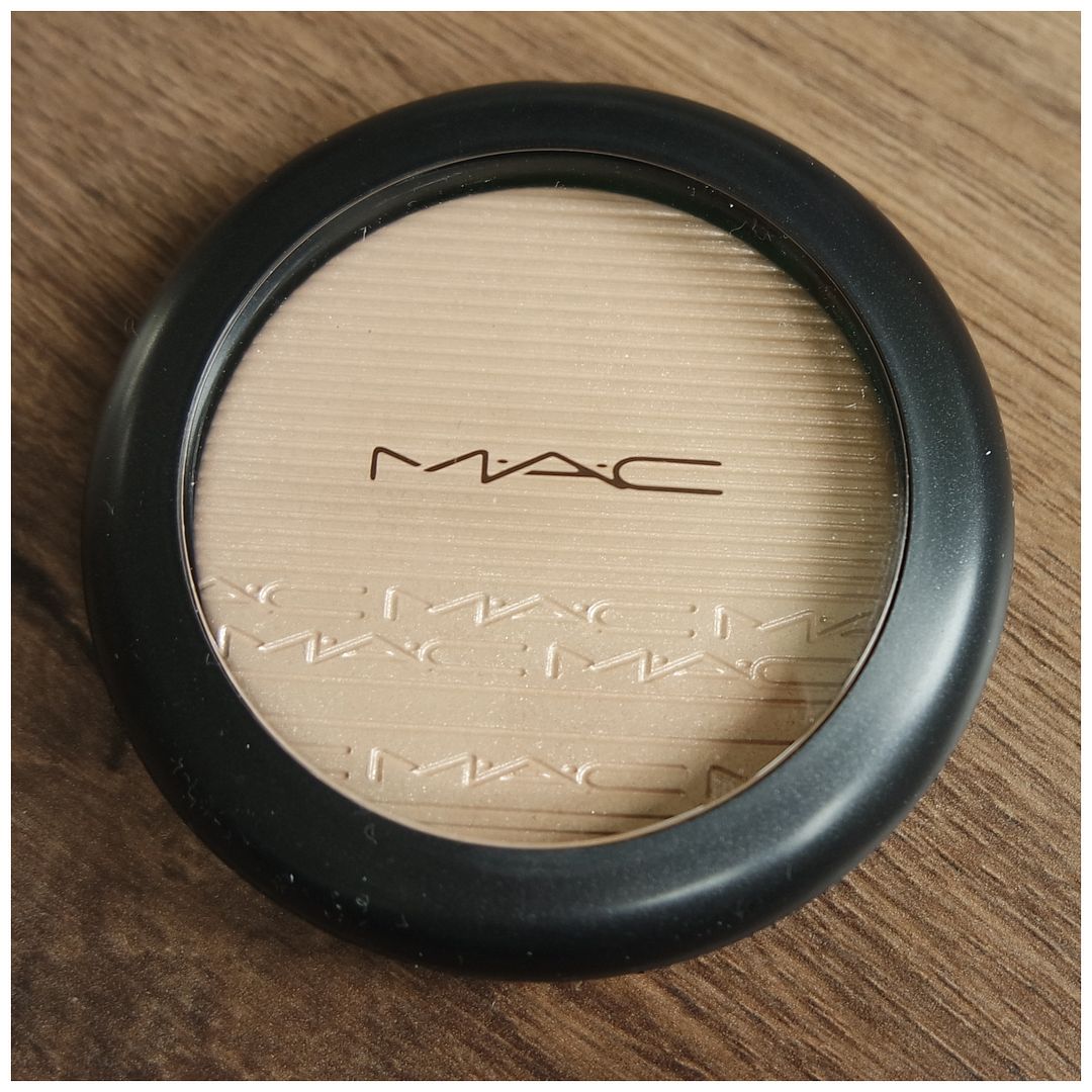 FLOATING IN DREAMS - Reviews . Makeup . Fashion . everyday beauty made ...