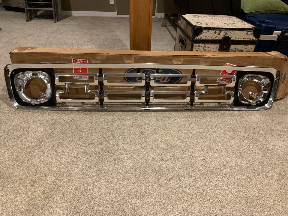 Floating F O R D on grille area - Ford Truck Enthusiasts Forums