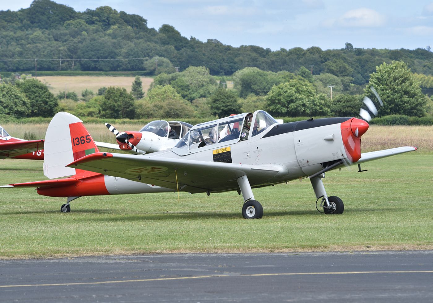 Chipmunk & Bulldog Fly-in Halfpenny Green 29 June - UK Airshow Review ...