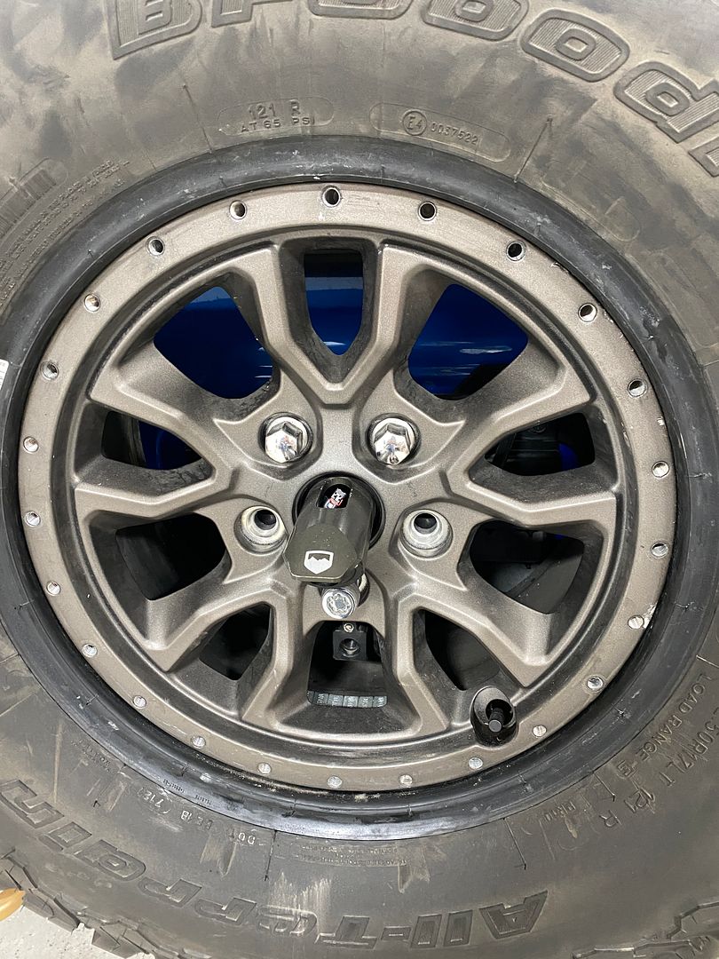 392 Factory Wheel Beadlock Heads Up | Jeep Wrangler Forum