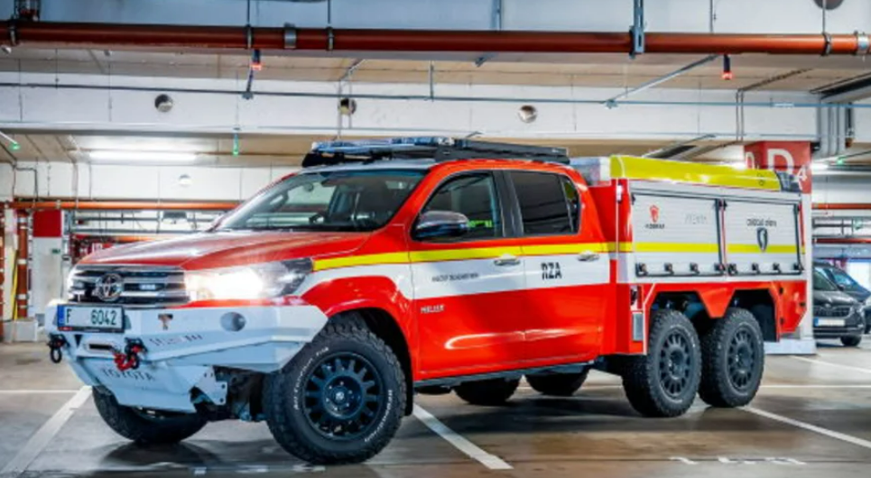 Good News: There’s A Special Fire Truck For EV Fires » Pirate's Cove